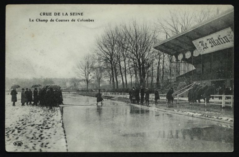 1945 à 1980 - Stade départemental YVES-DU-MANOIR
